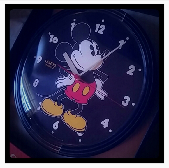 Disney | Wall Decor | Vintage Mickey Mouse Lorus Quartz Wall Clock ...